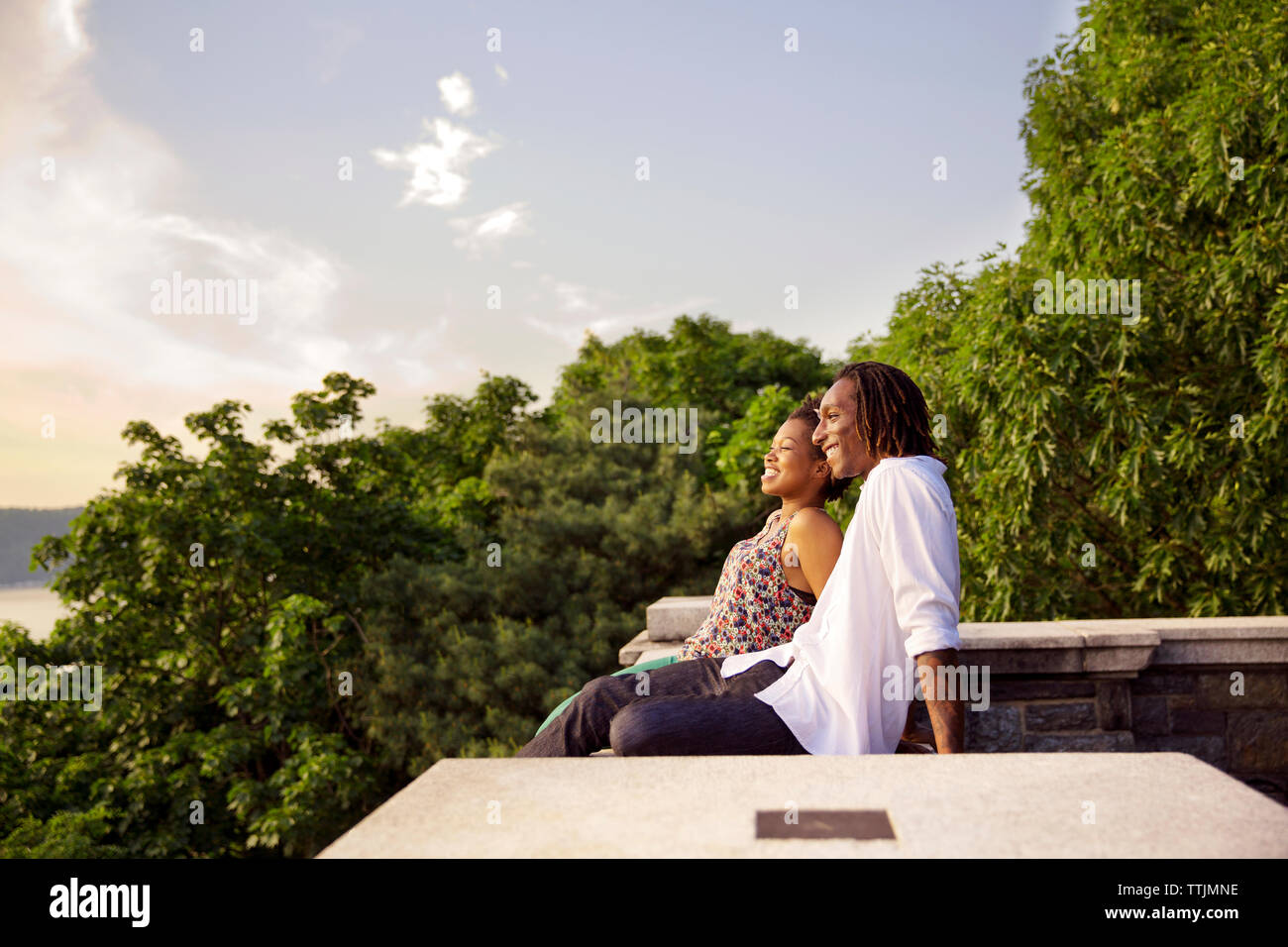 Against the retaining wall hi-res stock photography and images - Alamy
