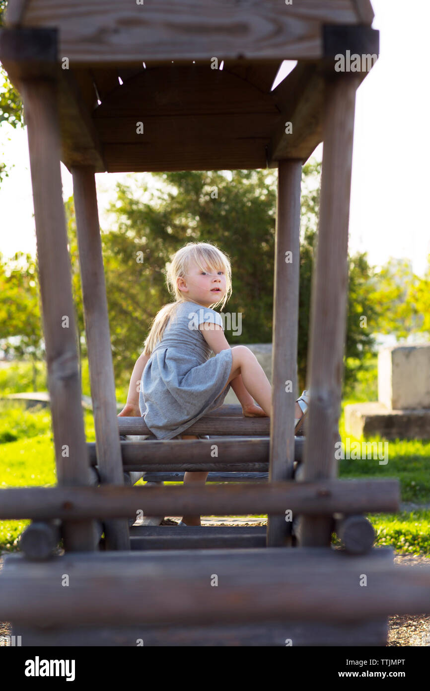 Structure sitting hi-res stock photography and images - Alamy