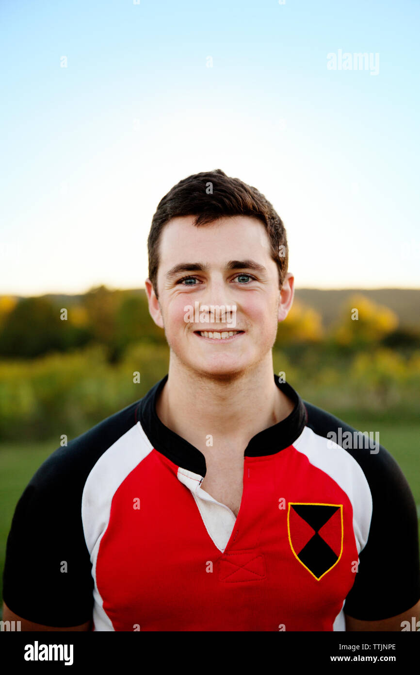 Professional rugby player hi-res stock photography and images - Alamy