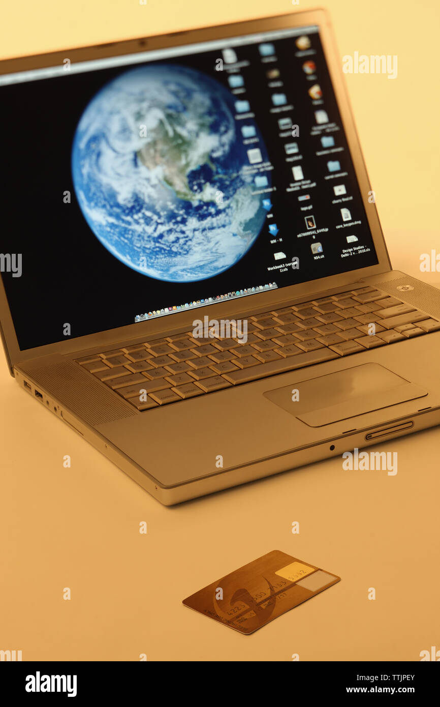Desktop computer credit cards hi-res stock photography and images - Alamy