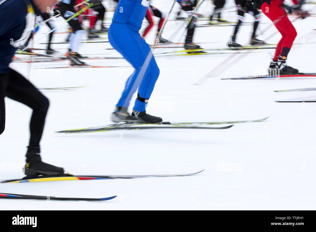 People skiing on snow hi-res stock photography and images - Alamy