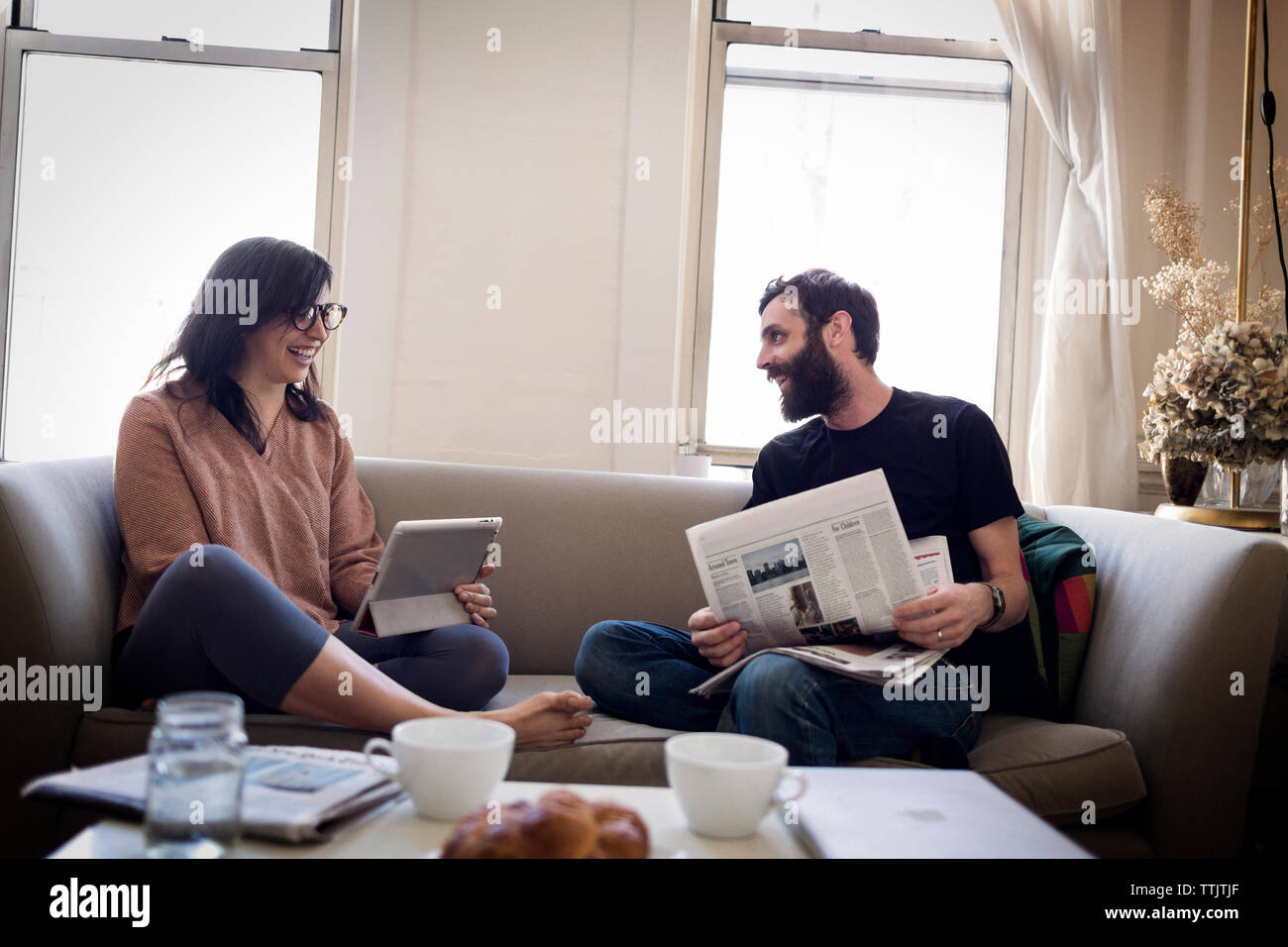 Group talking care home hi-res stock photography and images - Alamy