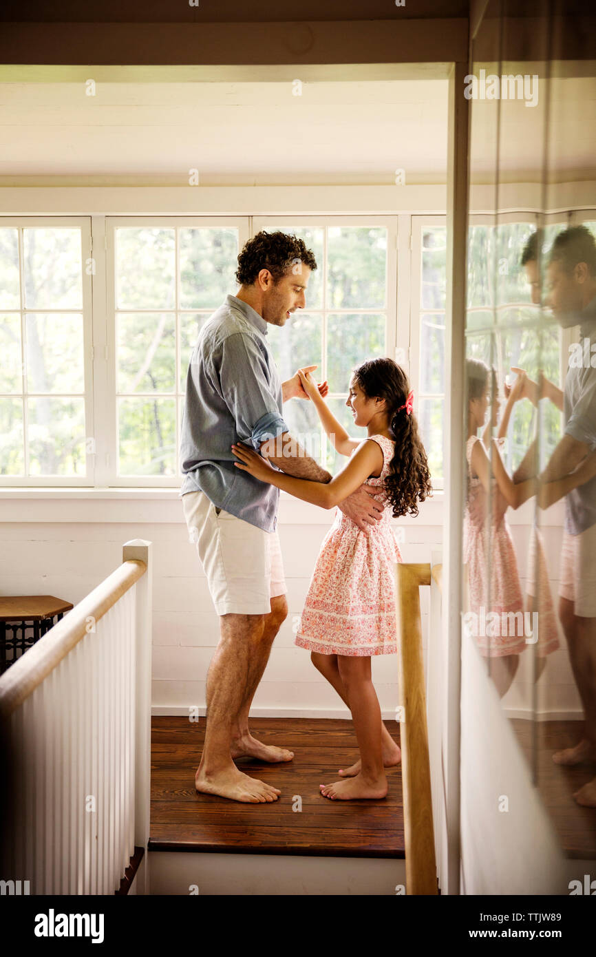 Father daughter dancing hi-res stock photography and images - Alamy