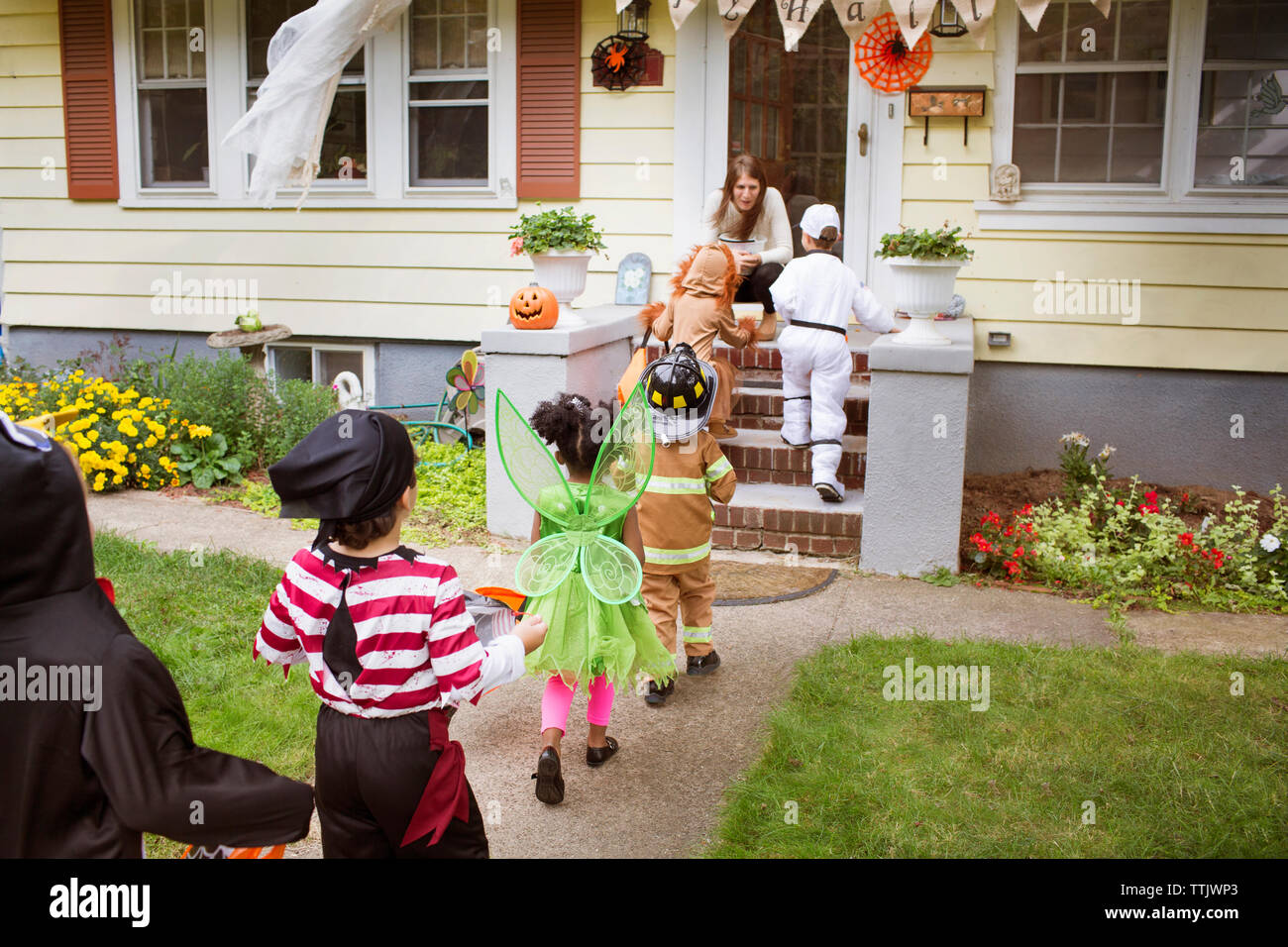 Children halloween house hi-res stock photography and images - Alamy
