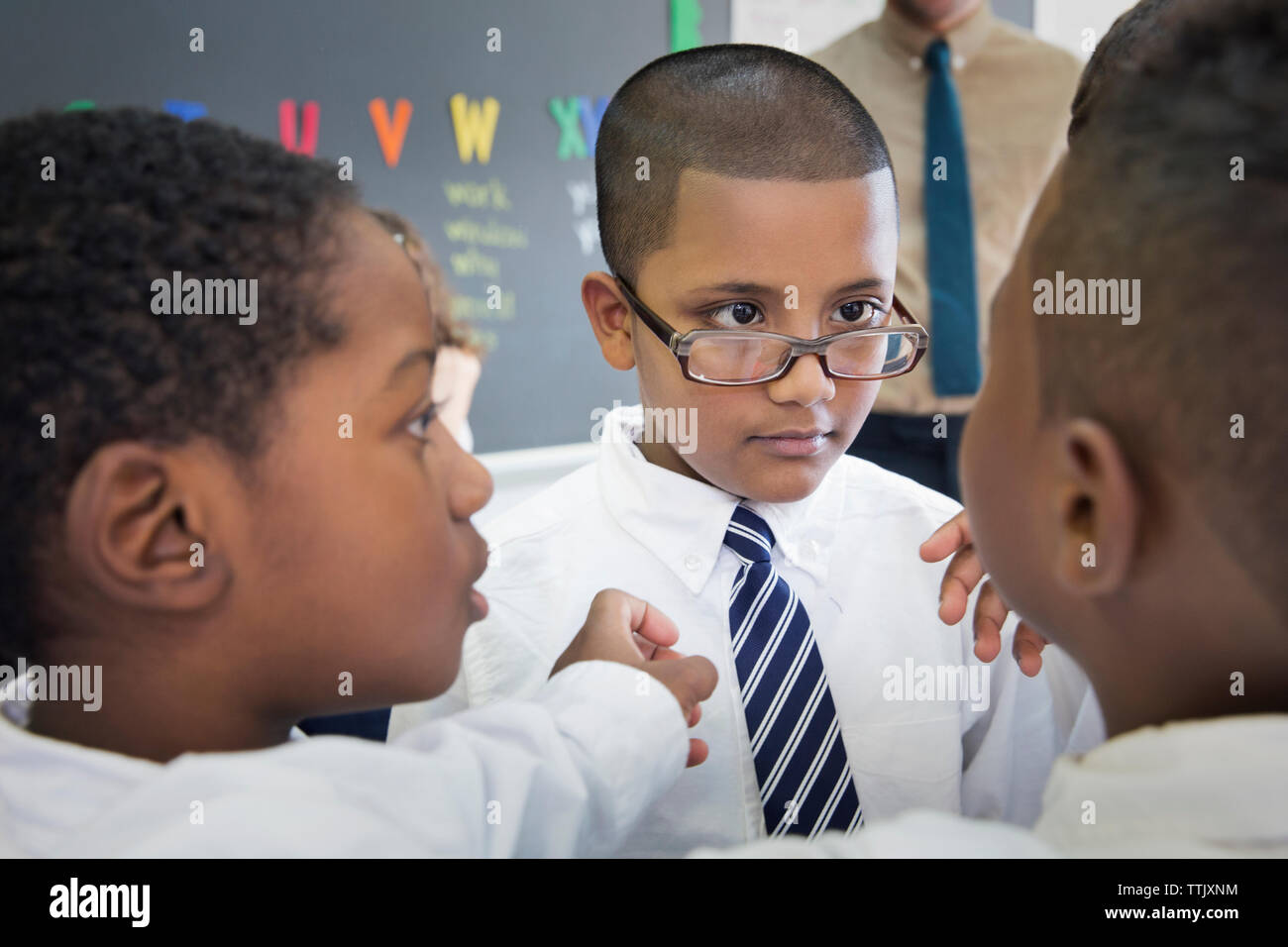 Boys discussion classroom hi-res stock photography and images - Alamy