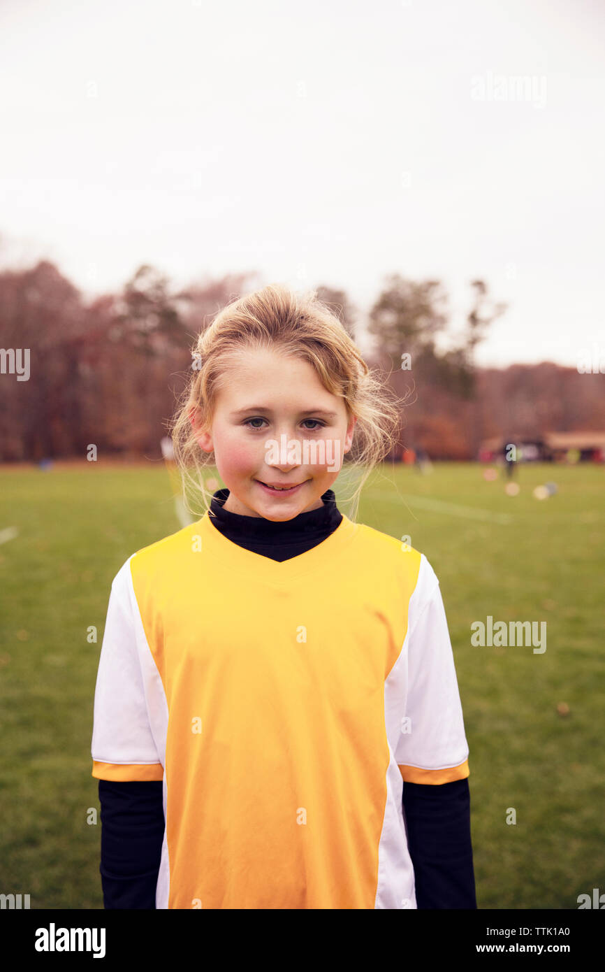 Soccer girl portrait one hi-res stock photography and images - Alamy