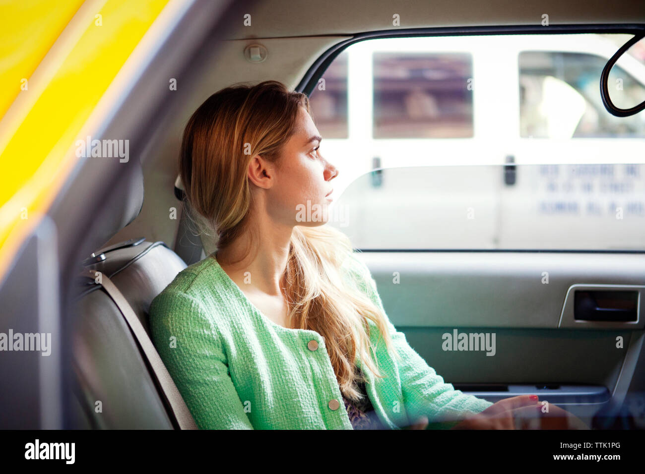 Woman taxi city hi-res stock photography and images - Alamy