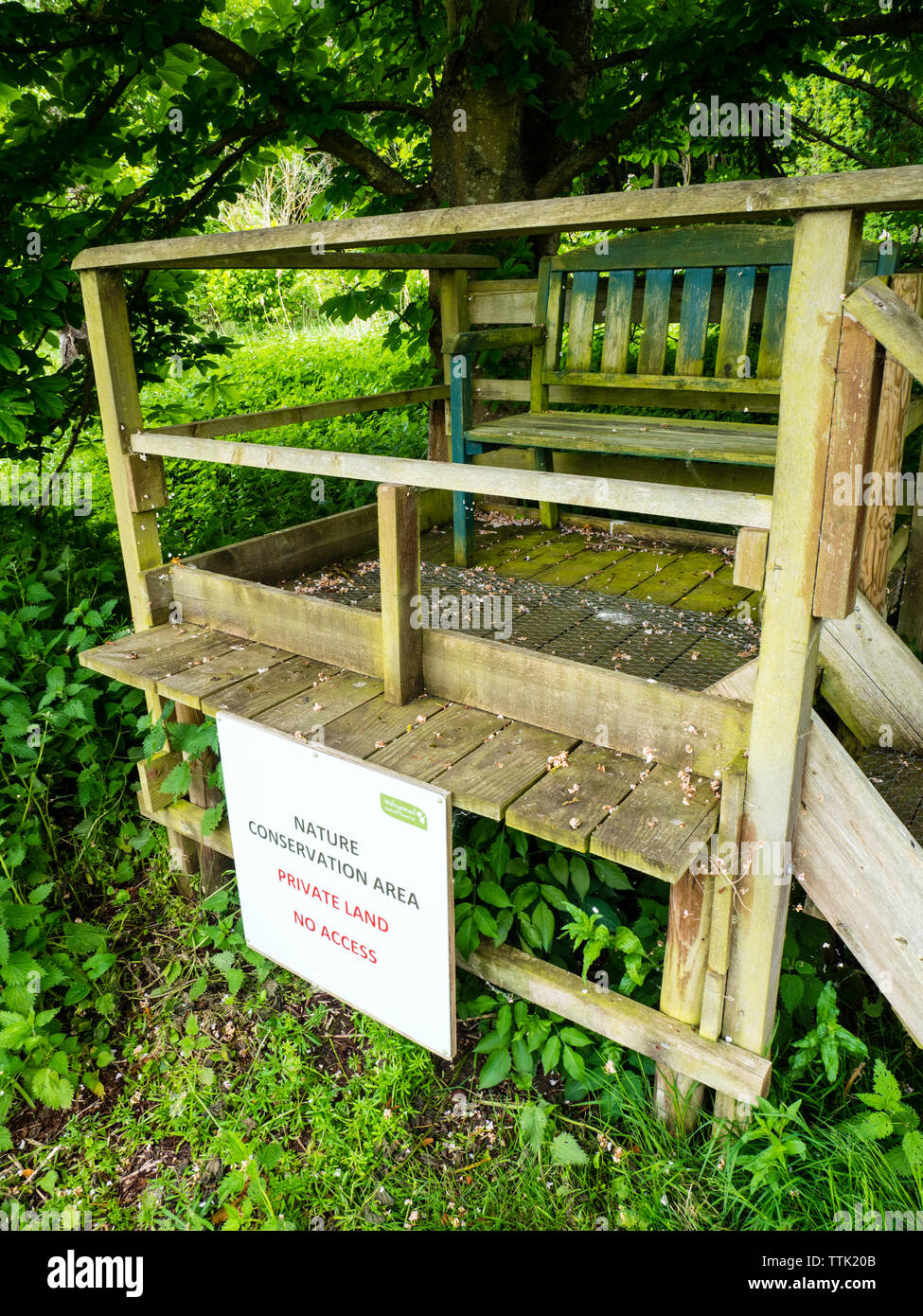 Wildlife Viewing Platform, Witheymead Nature Reserve, Goring-on-Thames ...