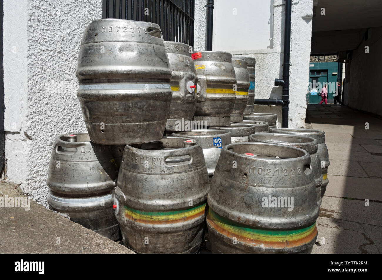 Empty beer kegs hi-res stock photography and images - Alamy