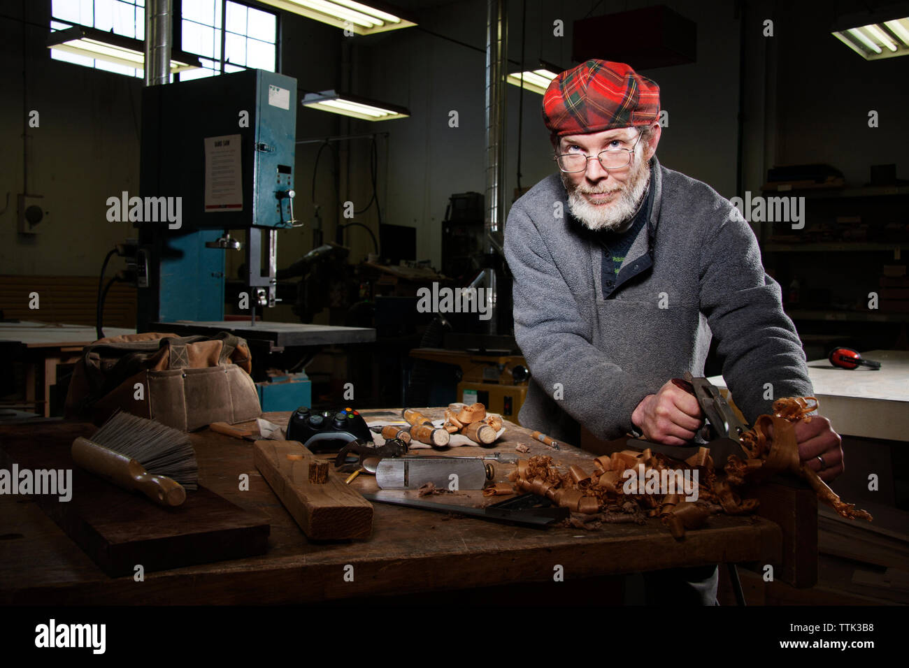 Messy workshop table old hi-res stock photography and images - Alamy