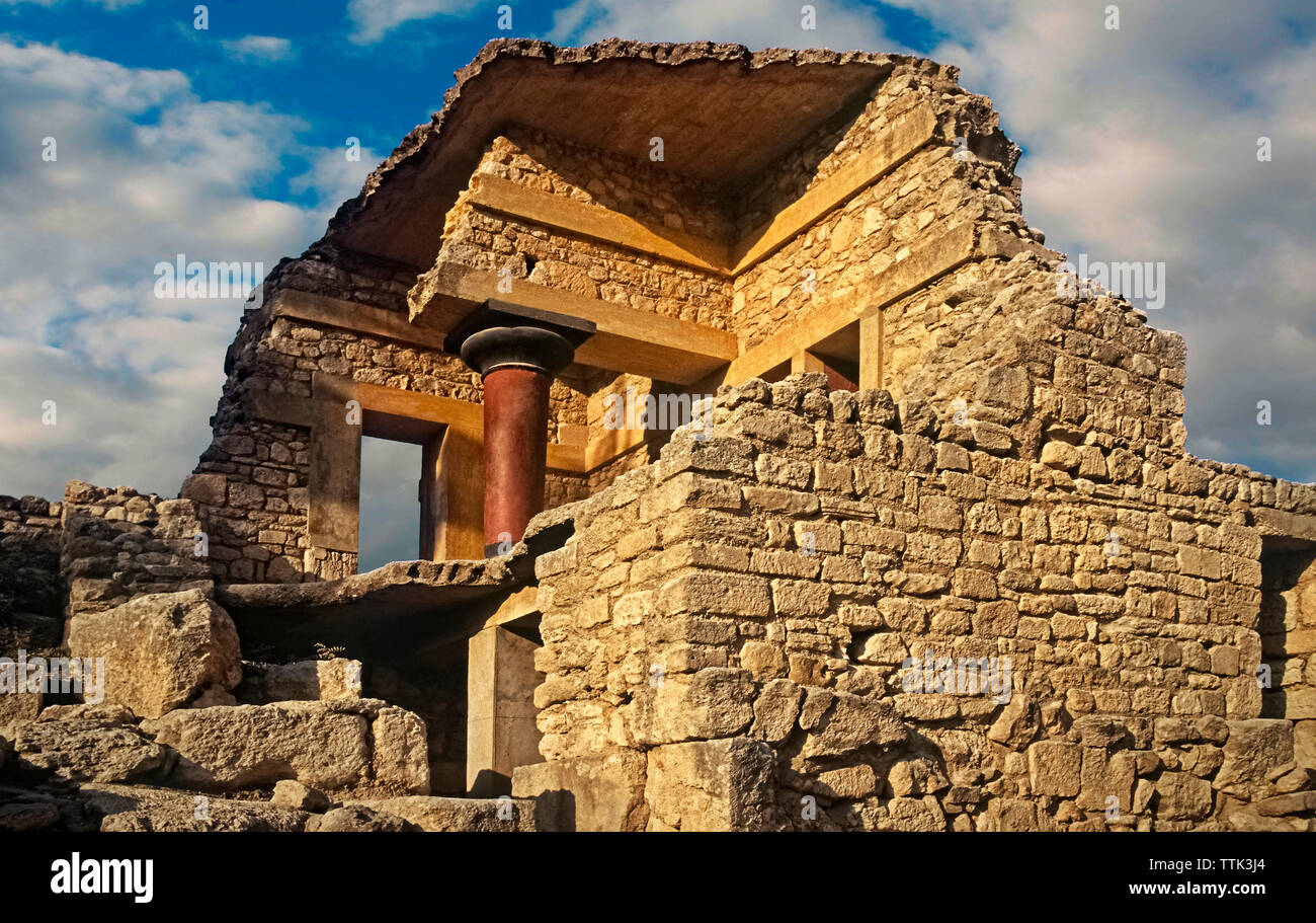 Greece - Crete - Knosso Palace - column Stock Photo - Alamy