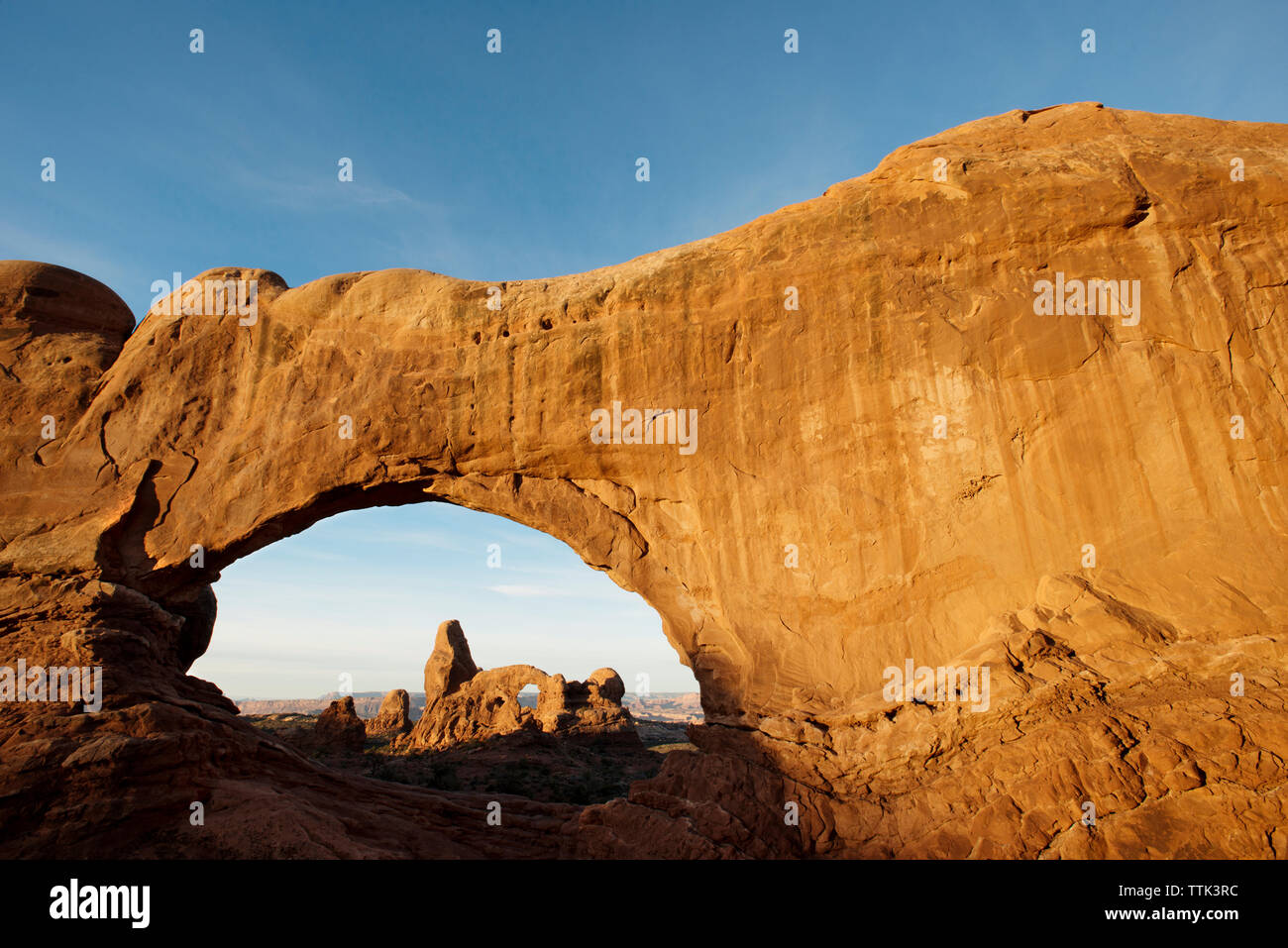 Blue arches hi-res stock photography and images - Alamy