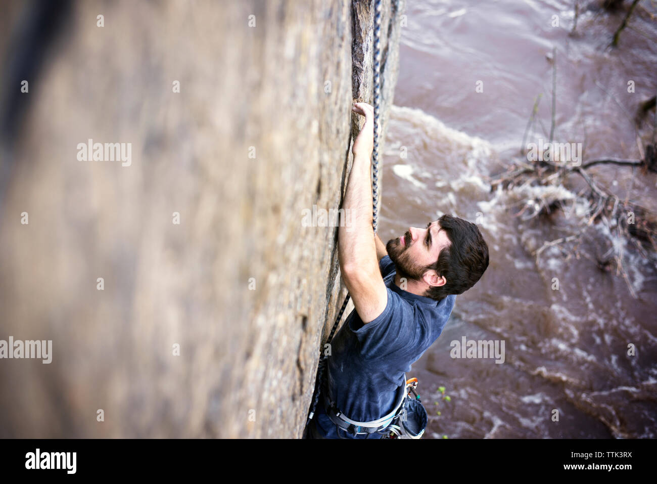Looking up mountain climbing hi-res stock photography and images - Alamy