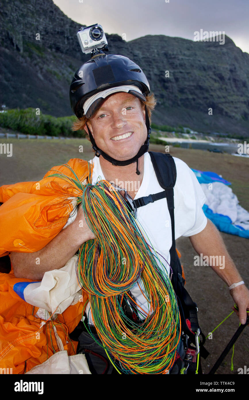 Mid air parachute motion adventure hi-res stock photography and images ...