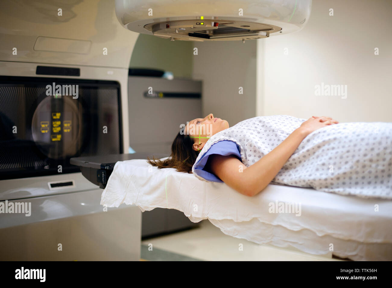 X ray machine hi-res stock photography and images - Alamy