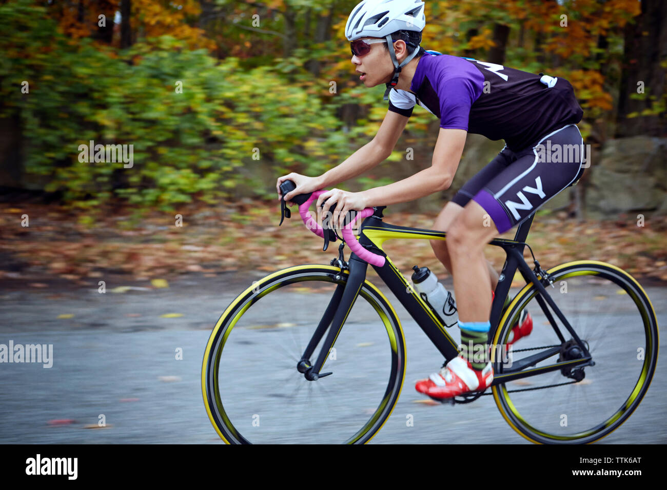 Male road cyclist hi-res stock photography and images - Alamy