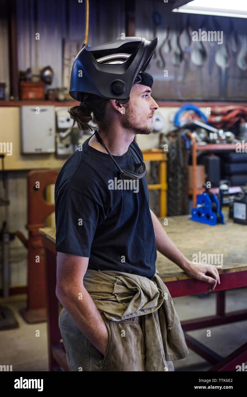 Auto mechanic standing in hi-res stock photography and images - Alamy