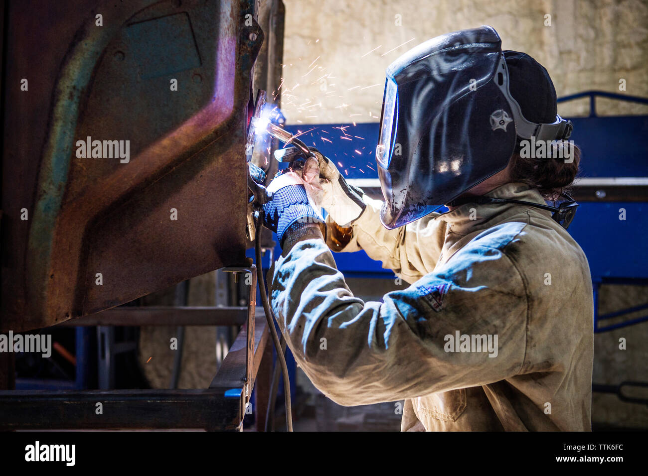 Welding truck hi-res stock photography and images - Alamy