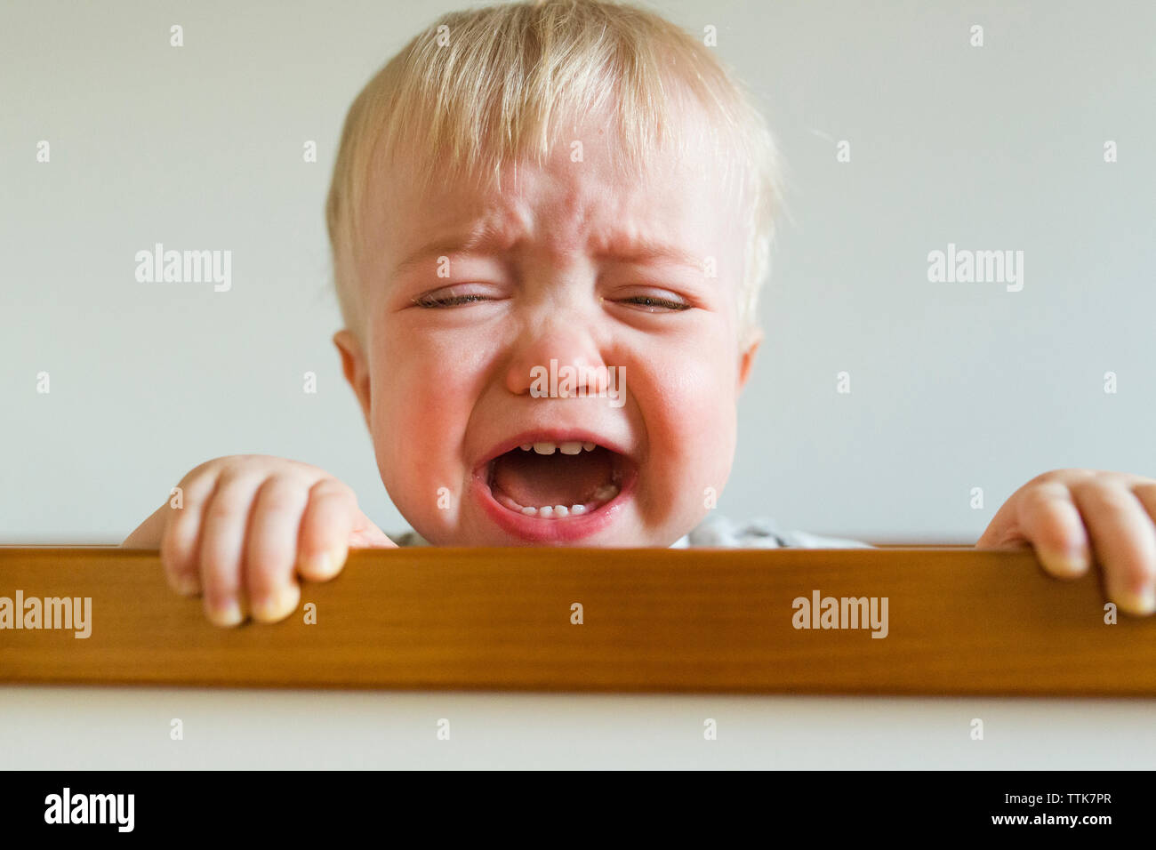 Screaming baby hi-res stock photography and images - Alamy