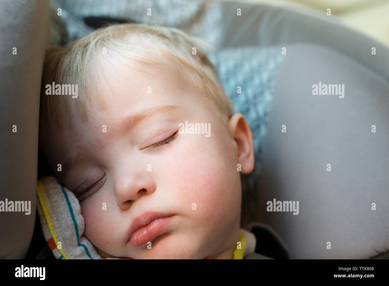 Sleeping face down hi-res stock photography and images - Alamy