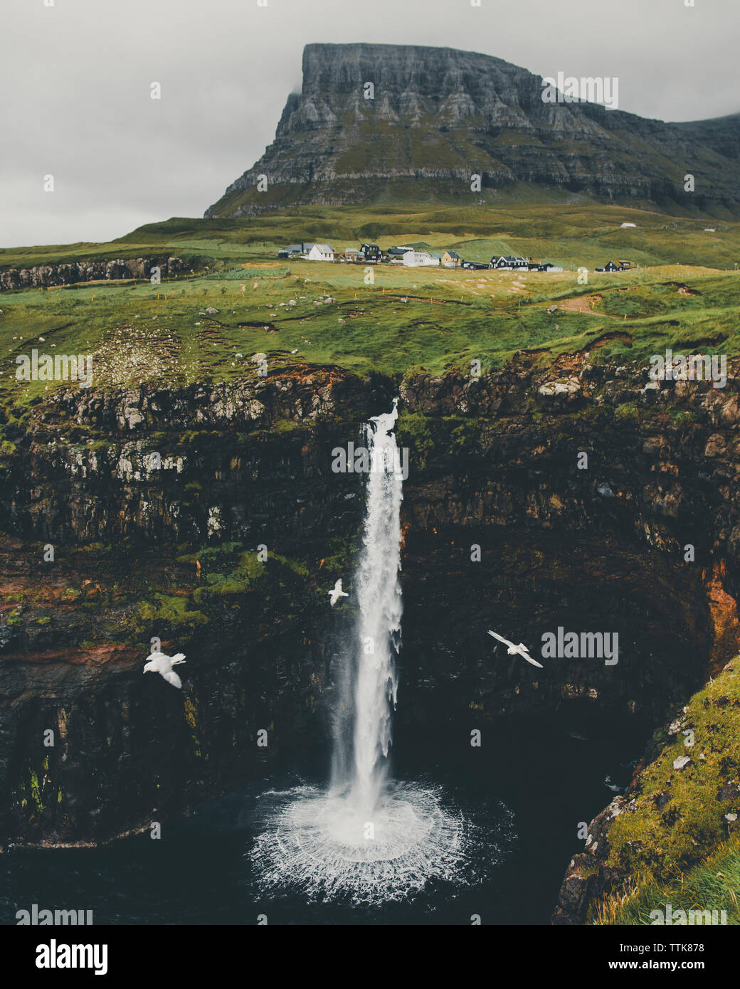 Flying waterfall hi-res stock photography and images - Alamy