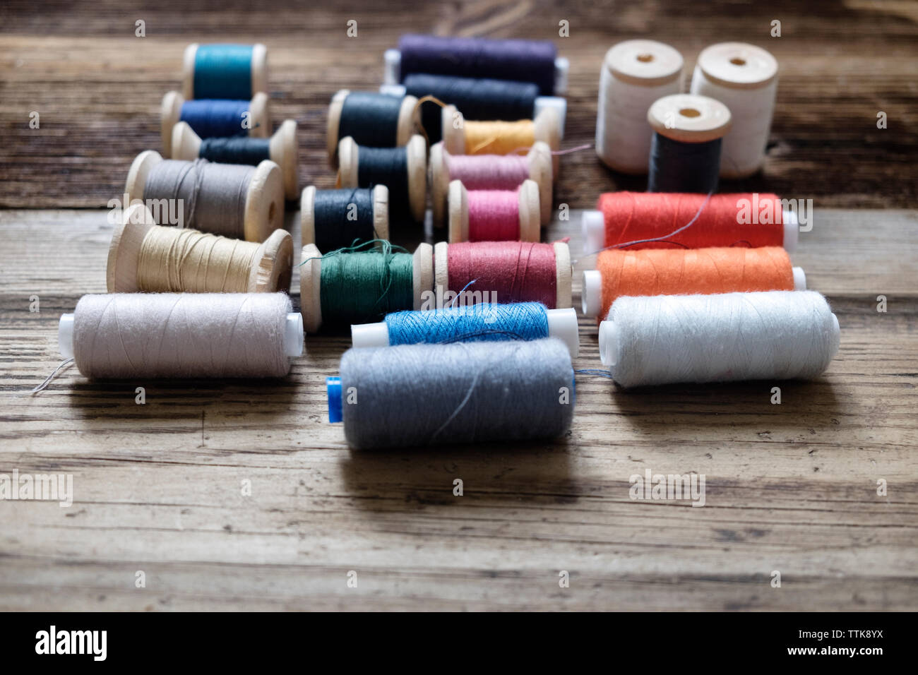 Wooden spools hi-res stock photography and images - Alamy