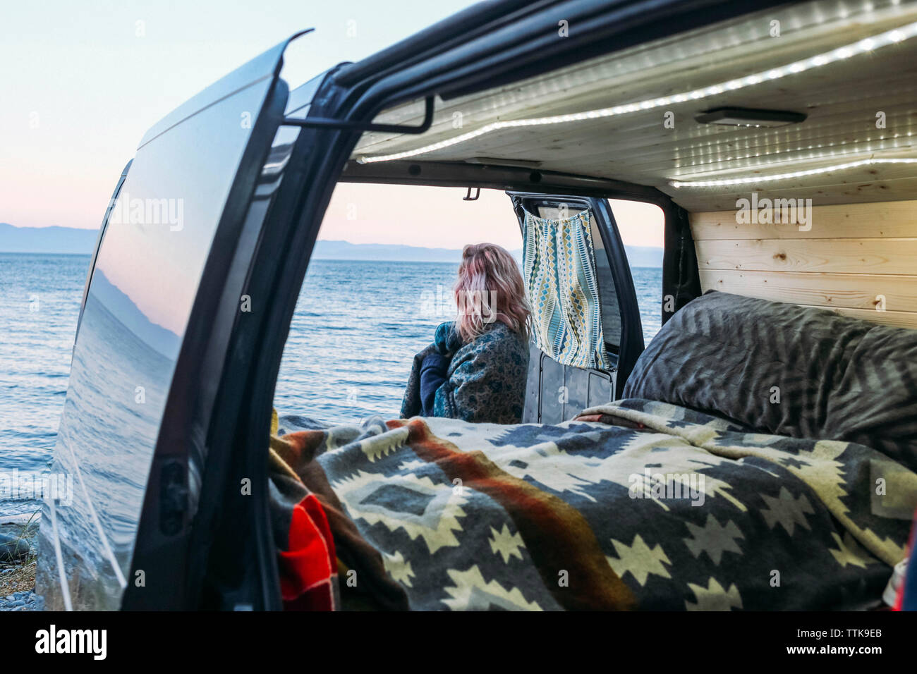 Standing in an open vehicle hi-res stock photography and images - Alamy