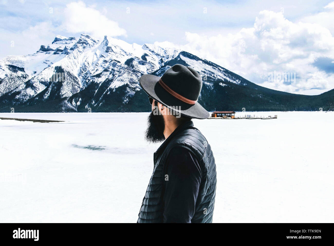Male in fedora hi-res stock photography and images - Alamy