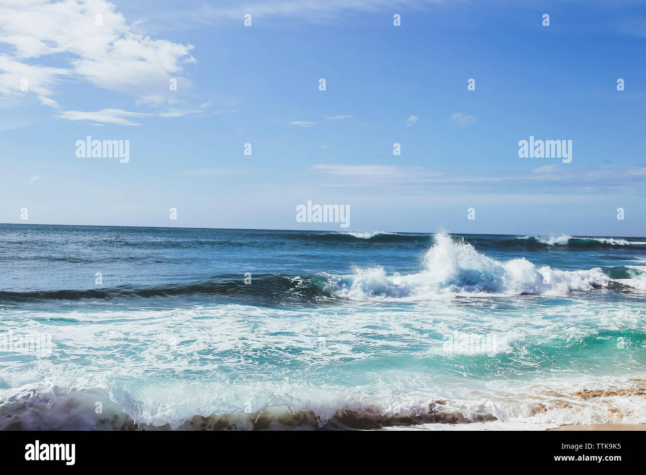 Scenic sea waves hi-res stock photography and images - Alamy