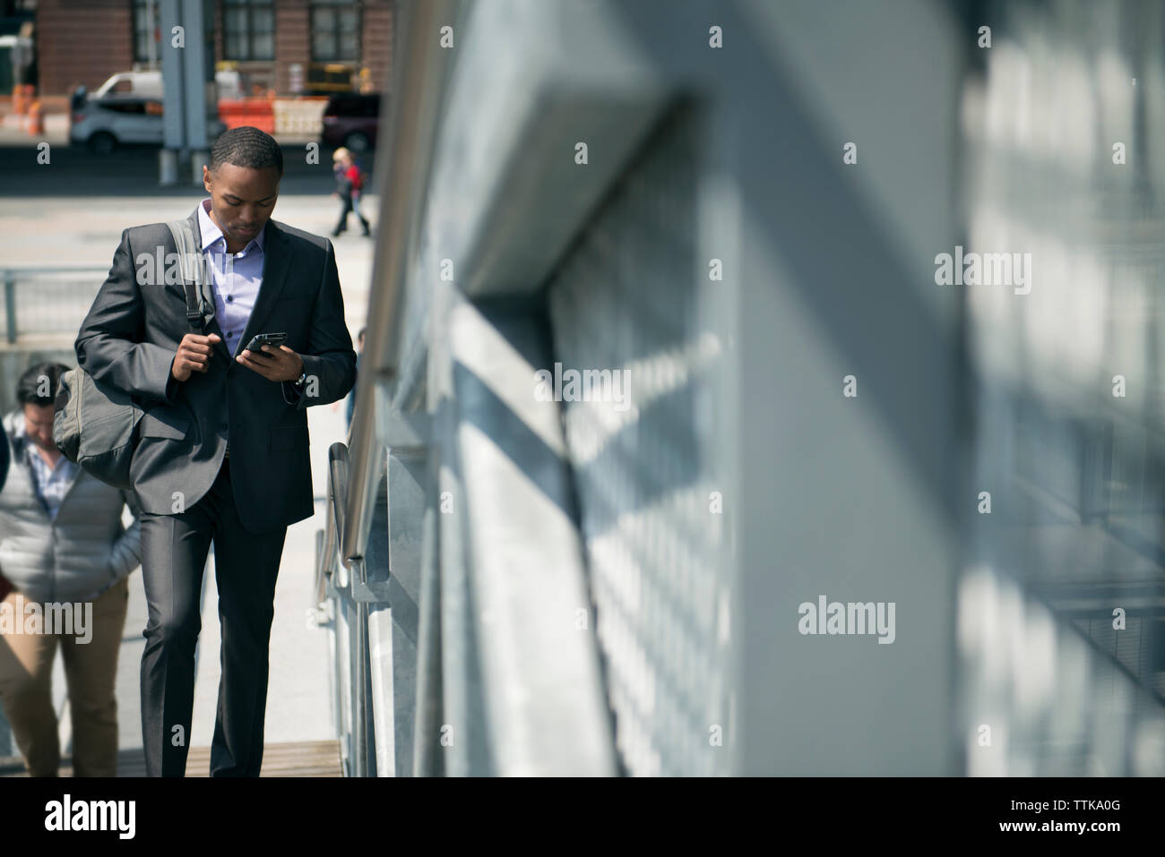 Smart phone communication hi-res stock photography and images - Alamy