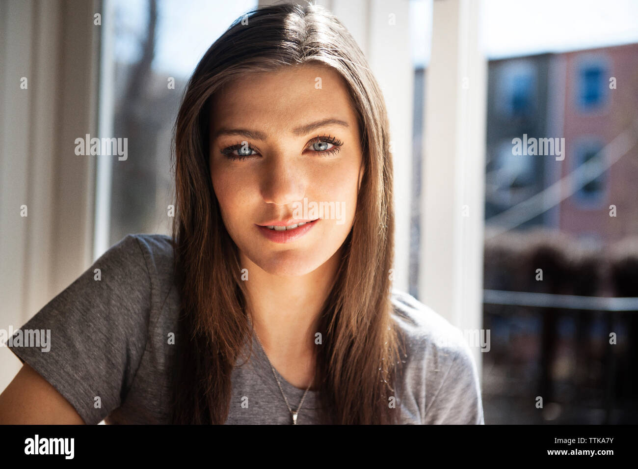 Beautiful woman at home hi-res stock photography and images - Alamy
