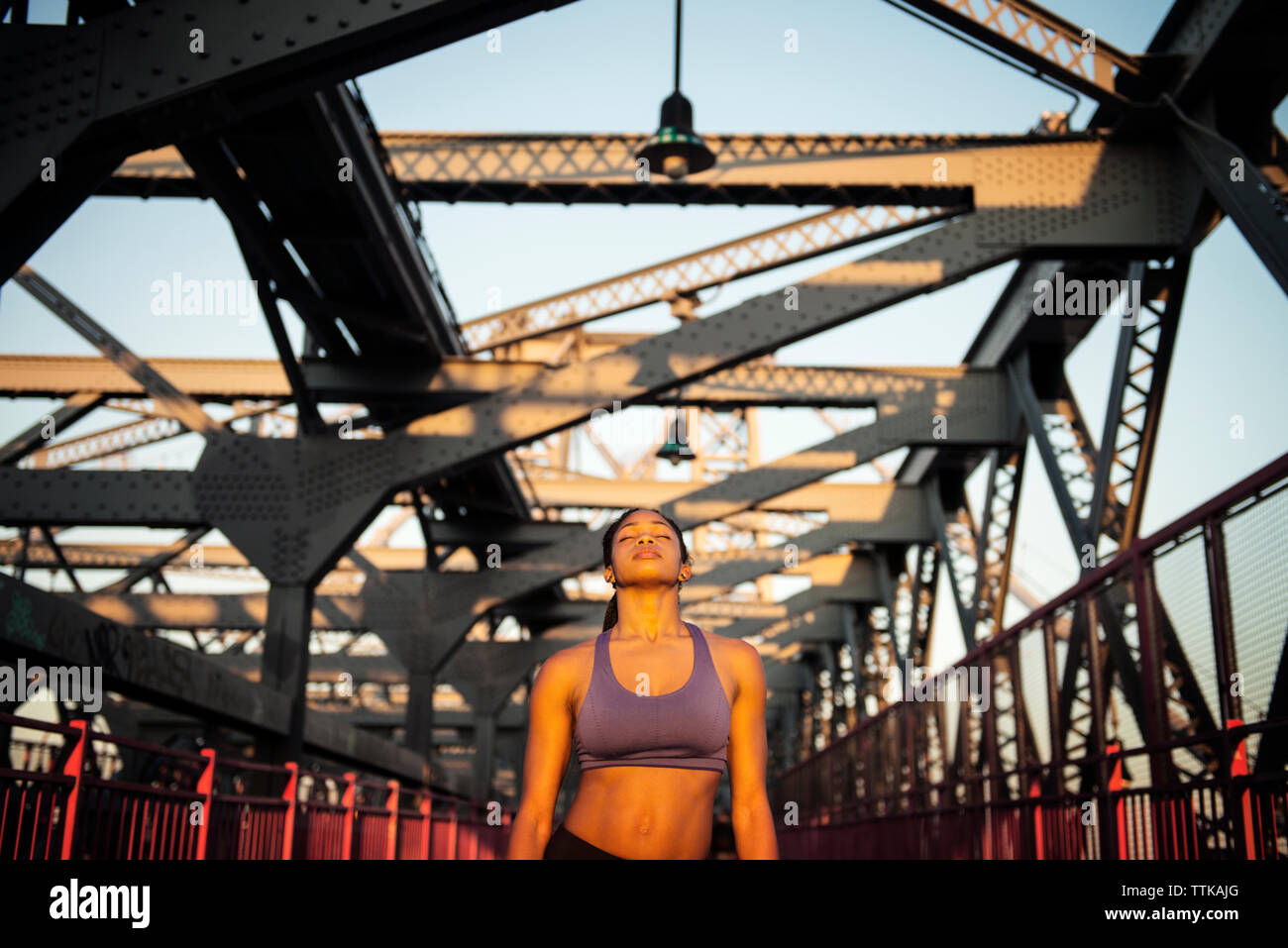 Bridge front view hi-res stock photography and images - Alamy