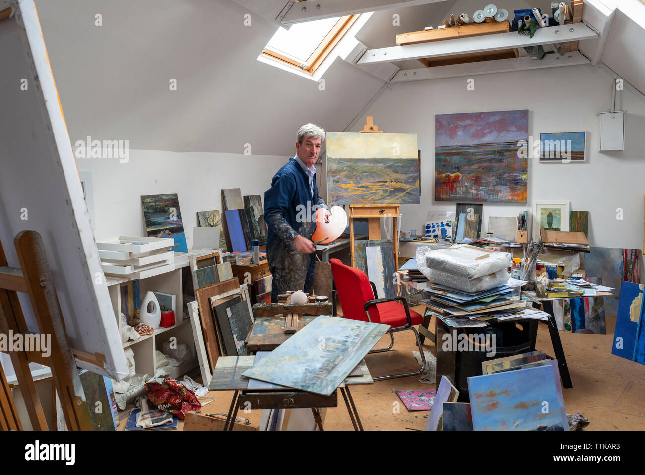 A working artist's studio in South London Stock Photo - Alamy