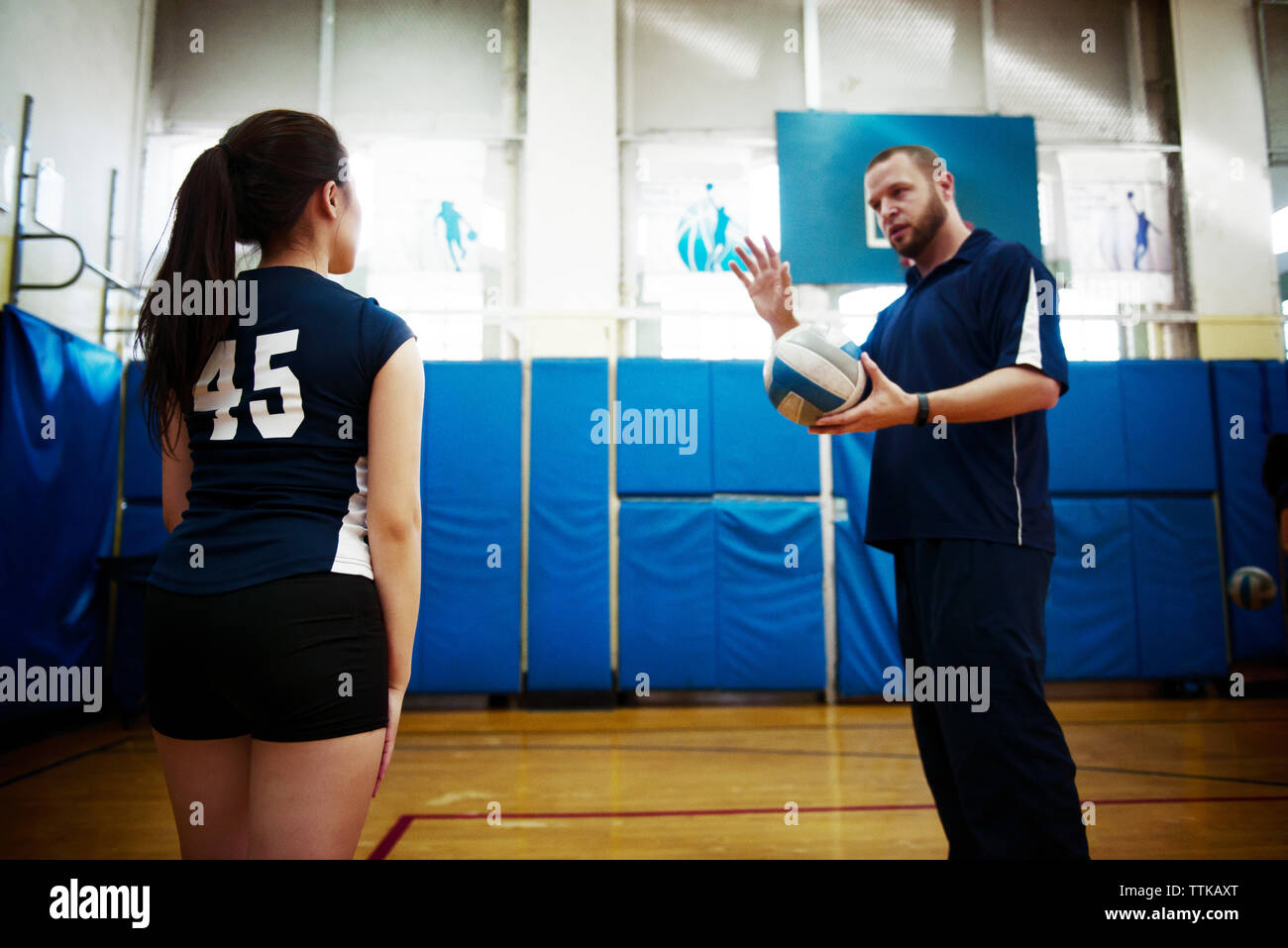 Explaining Coach Stock Photos & Explaining Coach Stock Images - Alamy
