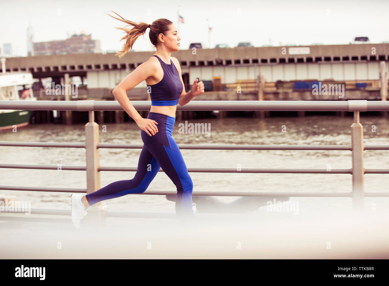 Jogging building hi-res stock photography and images - Alamy
