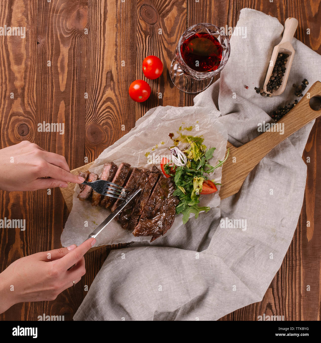 Cutting steak hi-res stock photography and images - Alamy