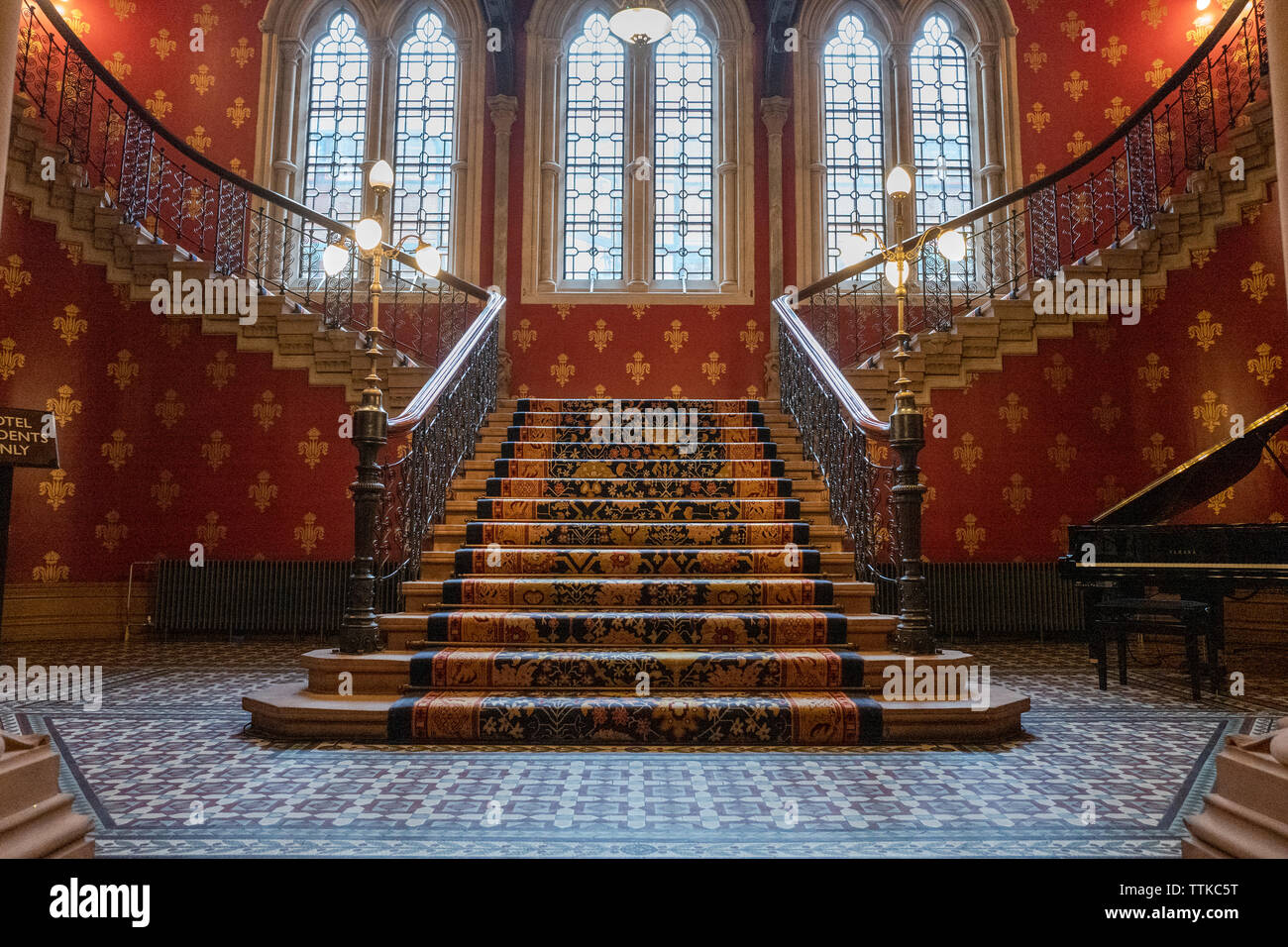 The main staircase at the St Pancras Hotel Stock Photo - Alamy