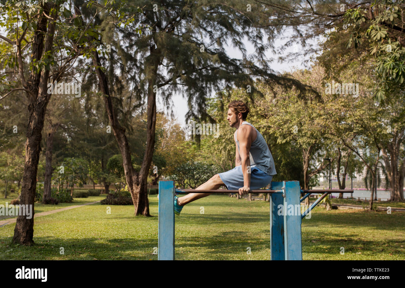 Metal rods hi-res stock photography and images - Alamy