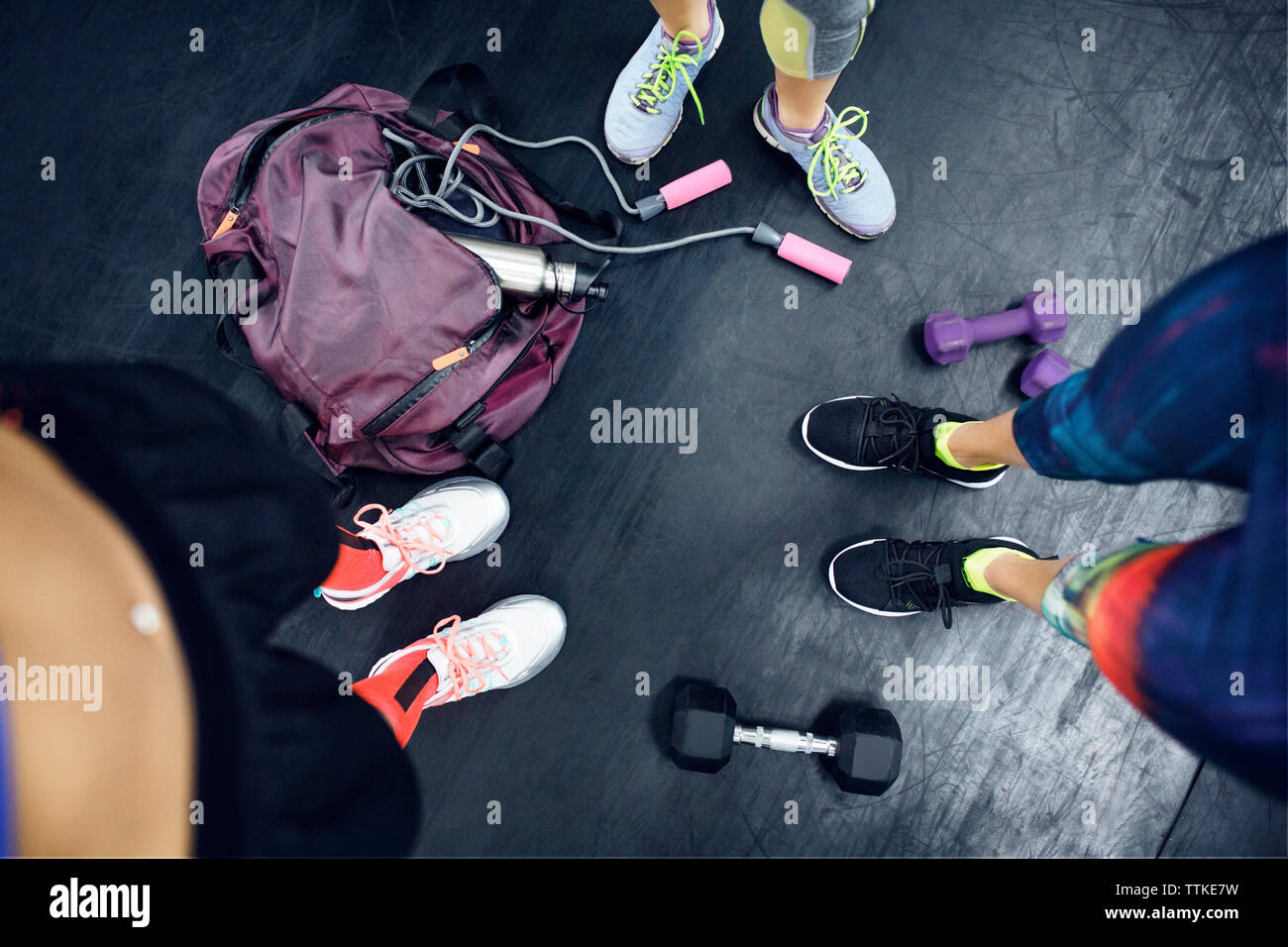 Gym overhead hi-res stock photography and images - Alamy