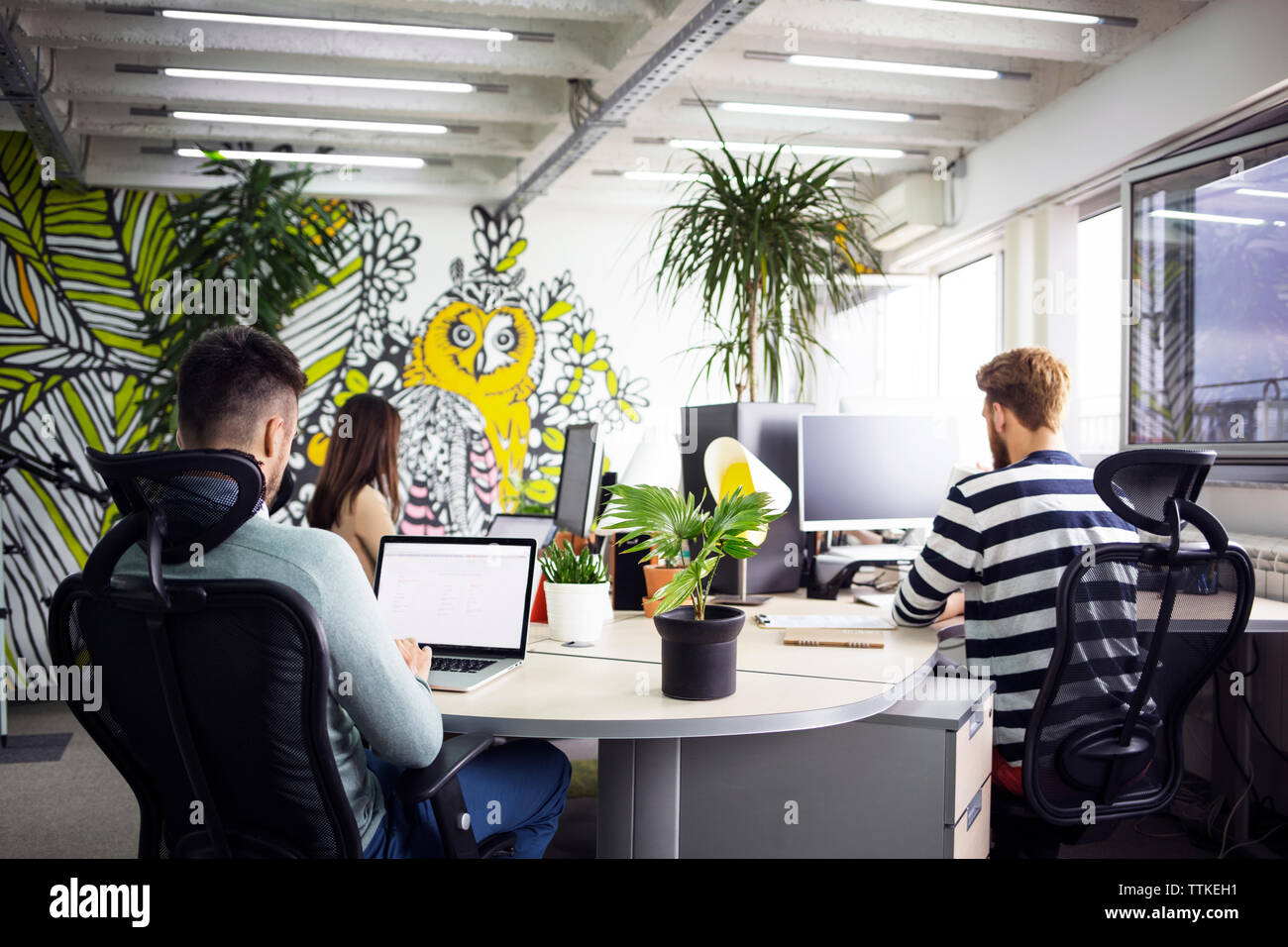 Using computers hi-res stock photography and images - Alamy