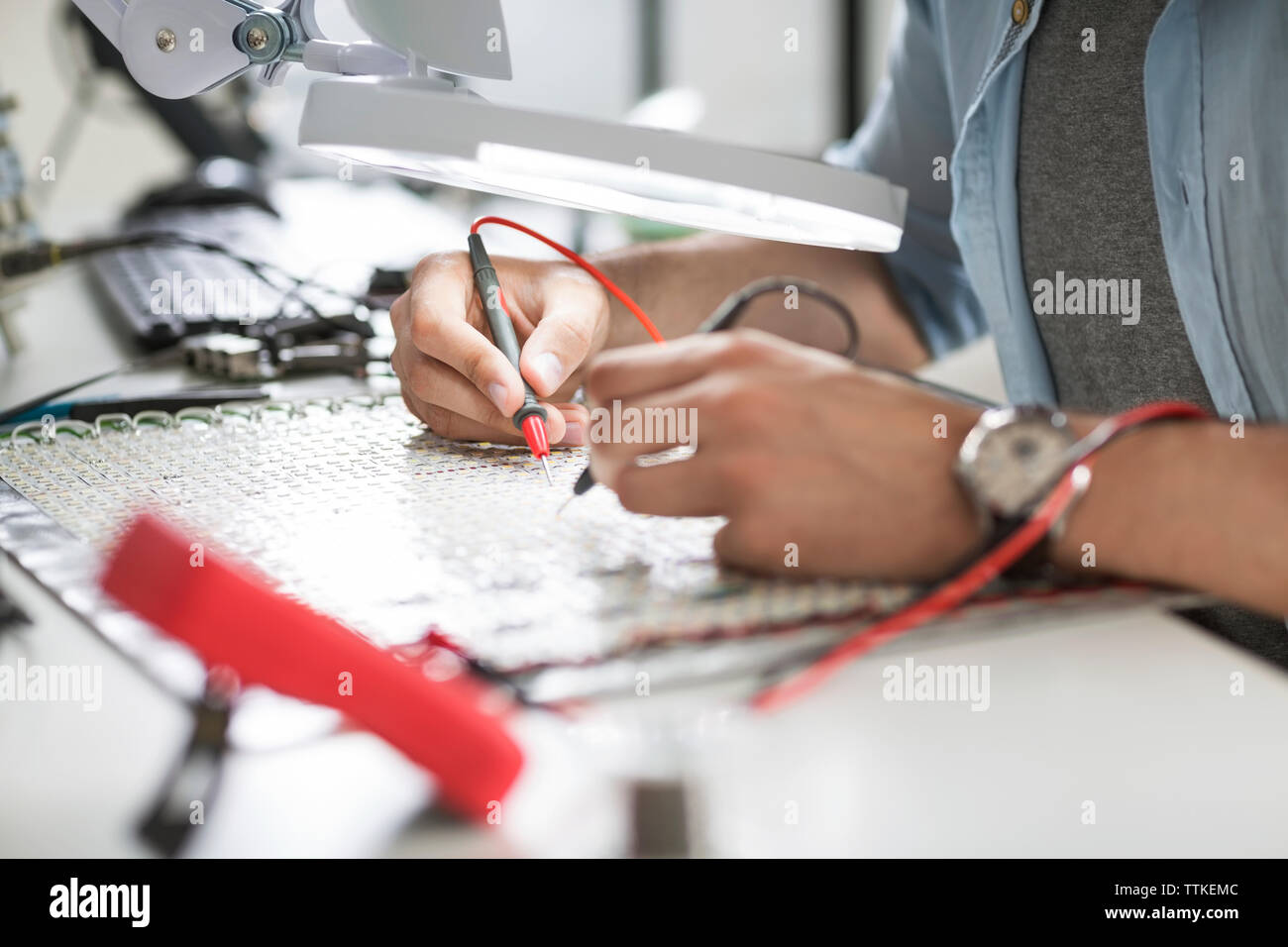 Human connection electronics hi-res stock photography and images - Alamy