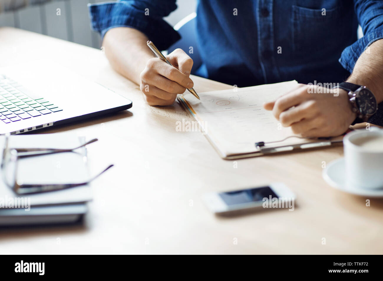 Man writing table hi-res stock photography and images - Alamy