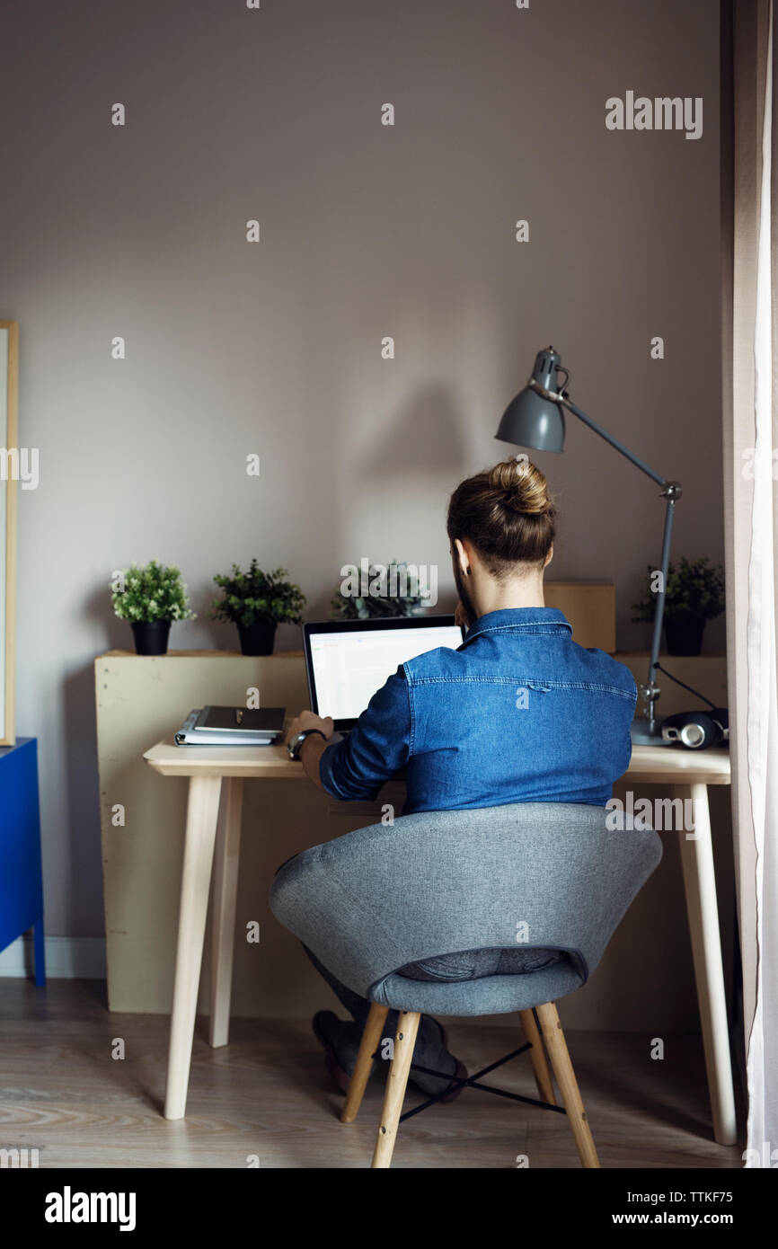 Rear view computer man hi-res stock photography and images - Alamy