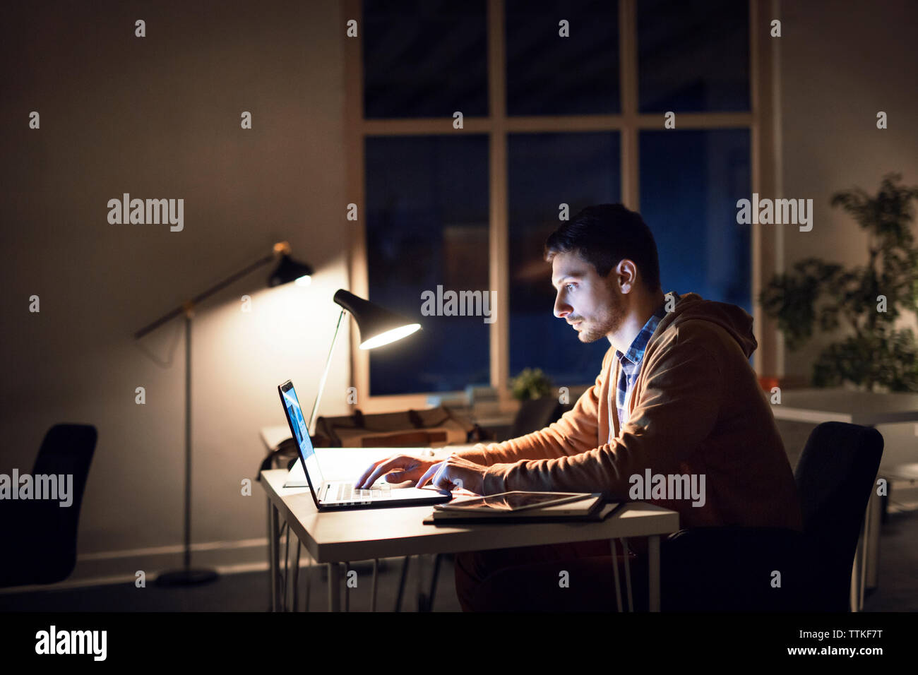 Studying computer library hi-res stock photography and images - Alamy