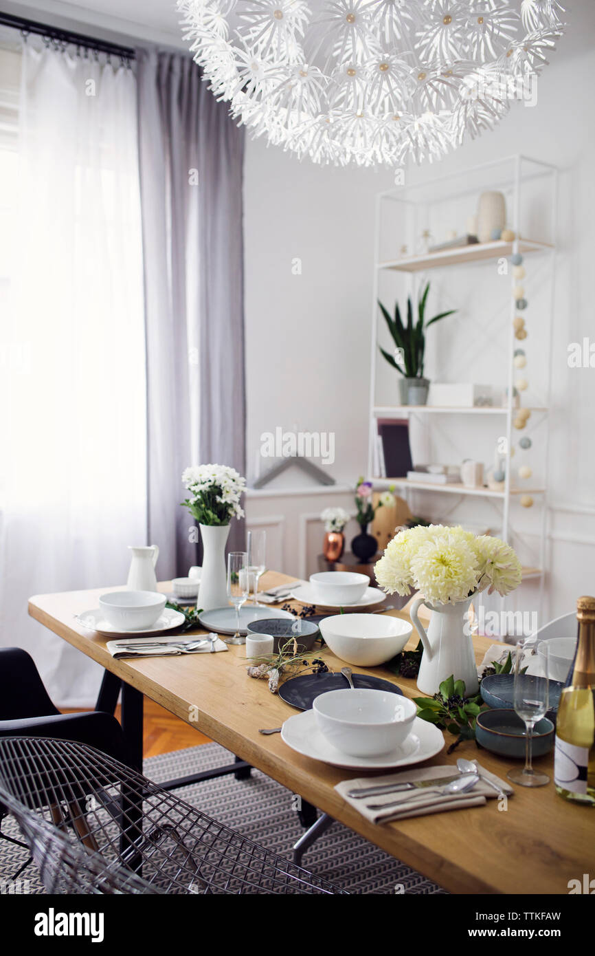 Crockery table hi-res stock photography and images - Alamy