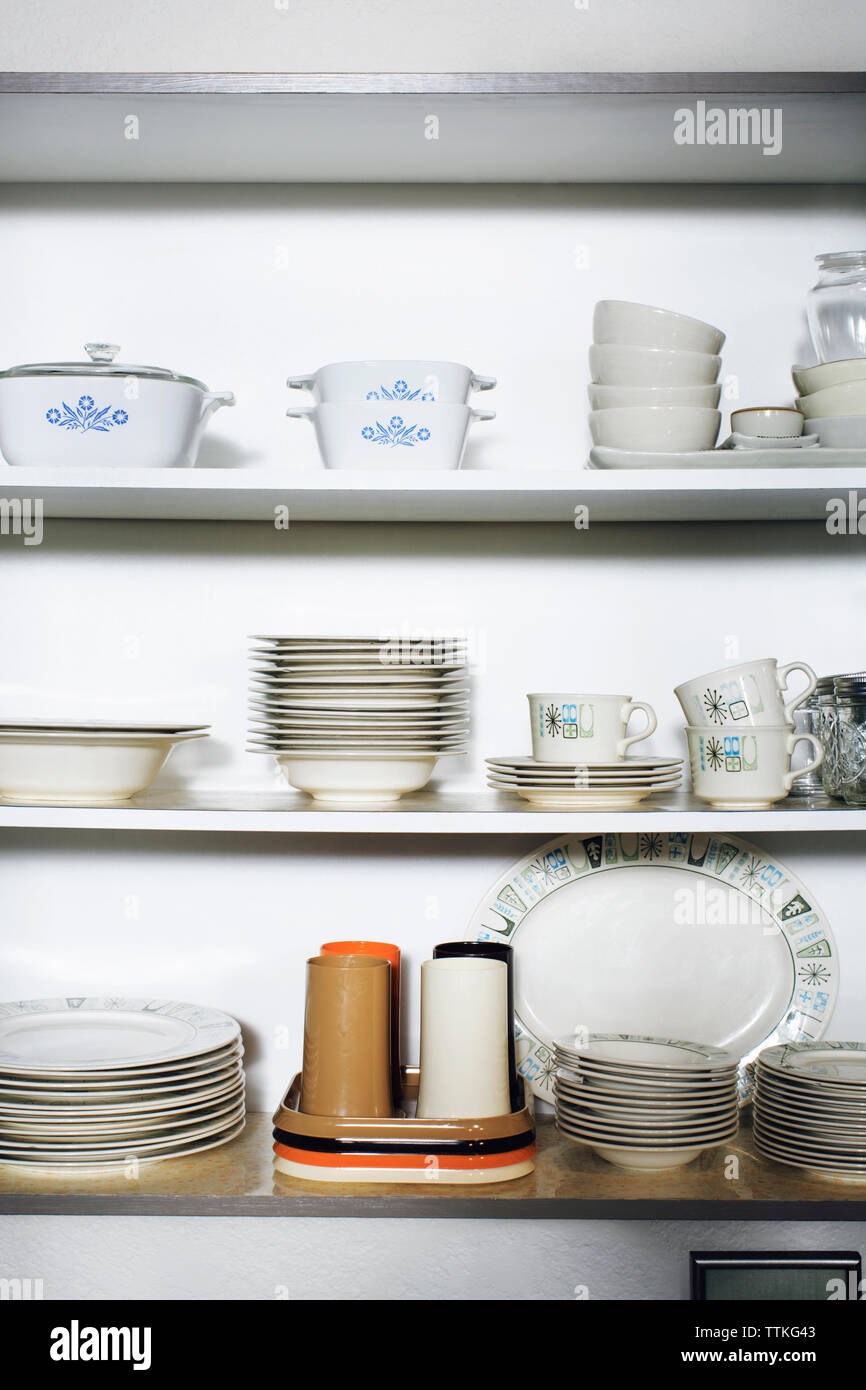 Stacking shelves hi-res stock photography and images - Alamy