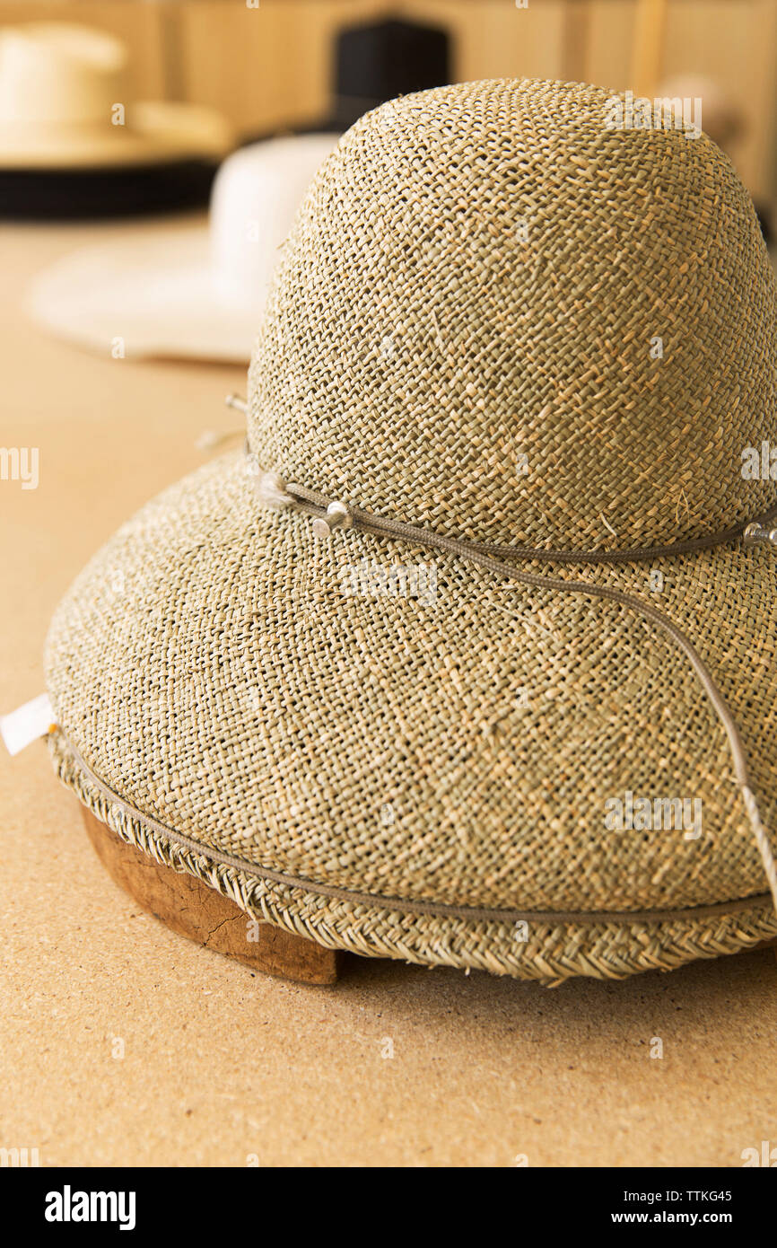 Straw hat store hi-res stock photography and images - Alamy