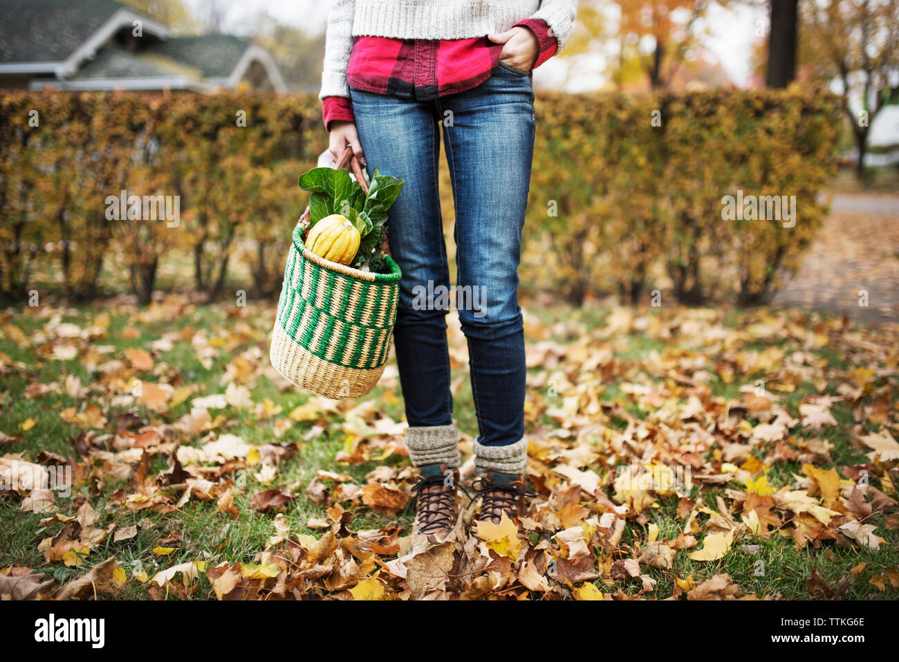 Messy hand bag hi-res stock photography and images - Alamy