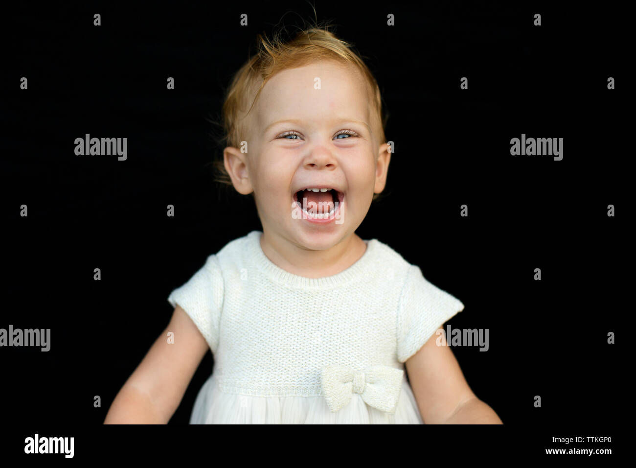 Girl black background hi-res stock photography and images - Alamy