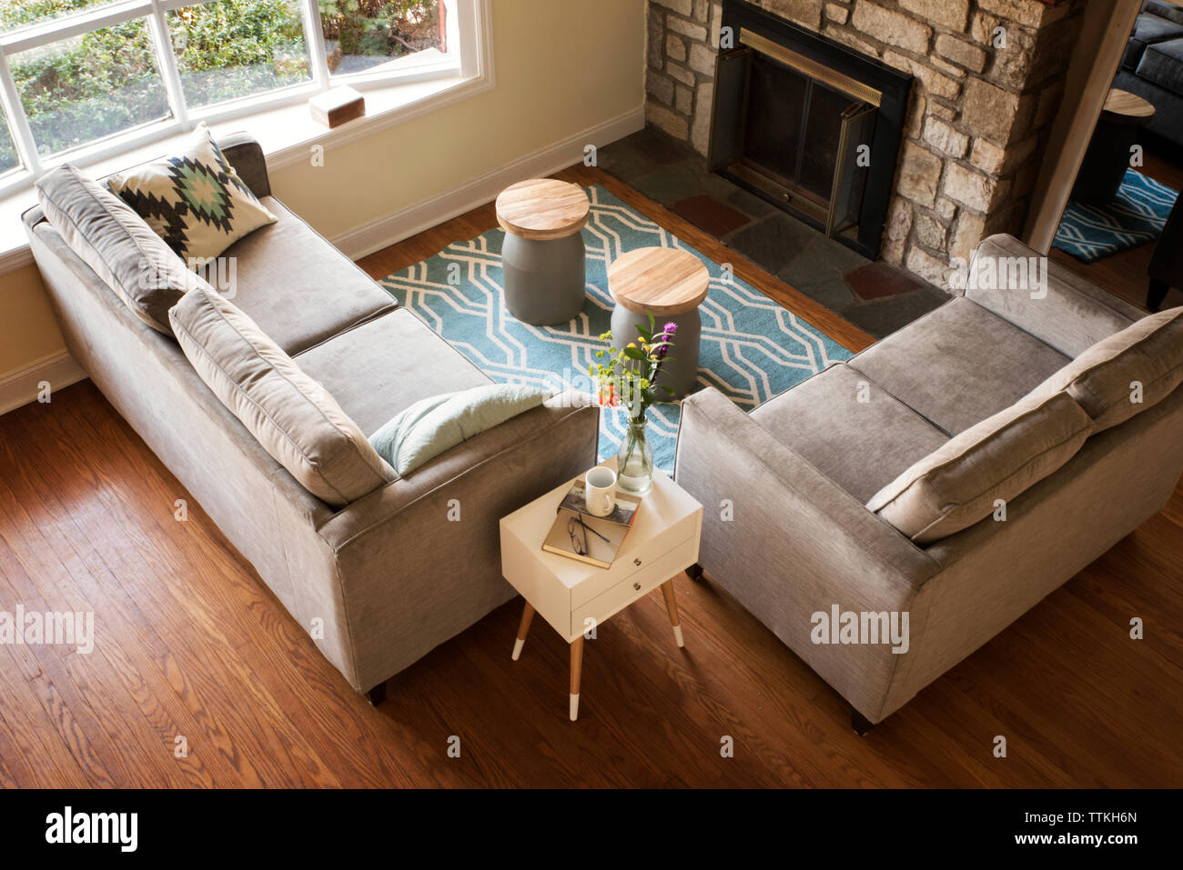 Sofas hi-res stock photography and images - Alamy